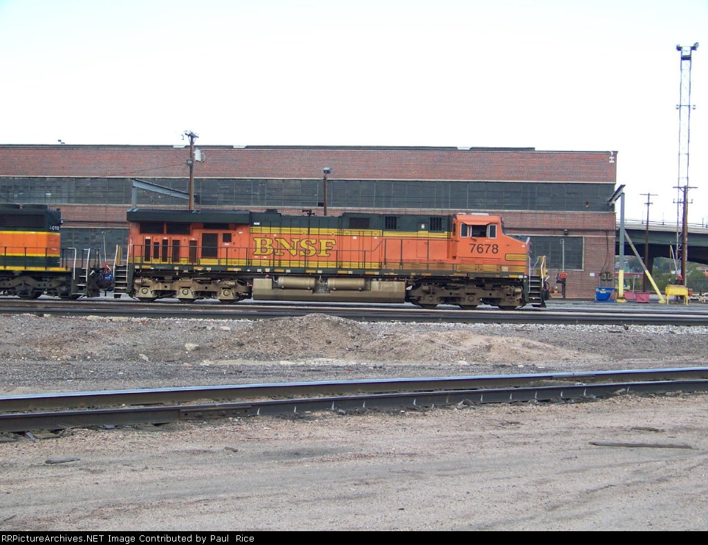 BNSF 7678